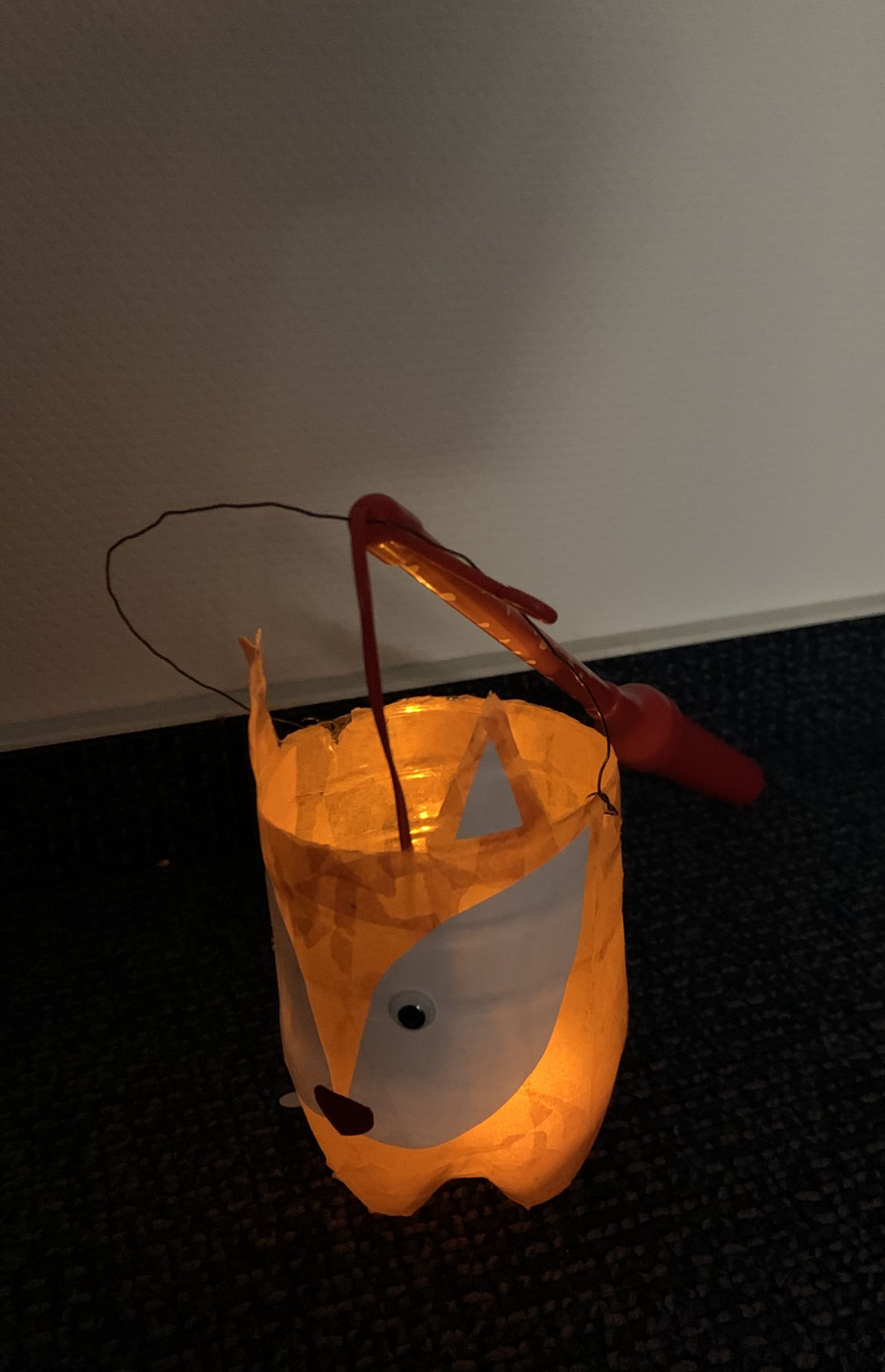 Fuchs Laterne basteln mit Kindern - Moms.de